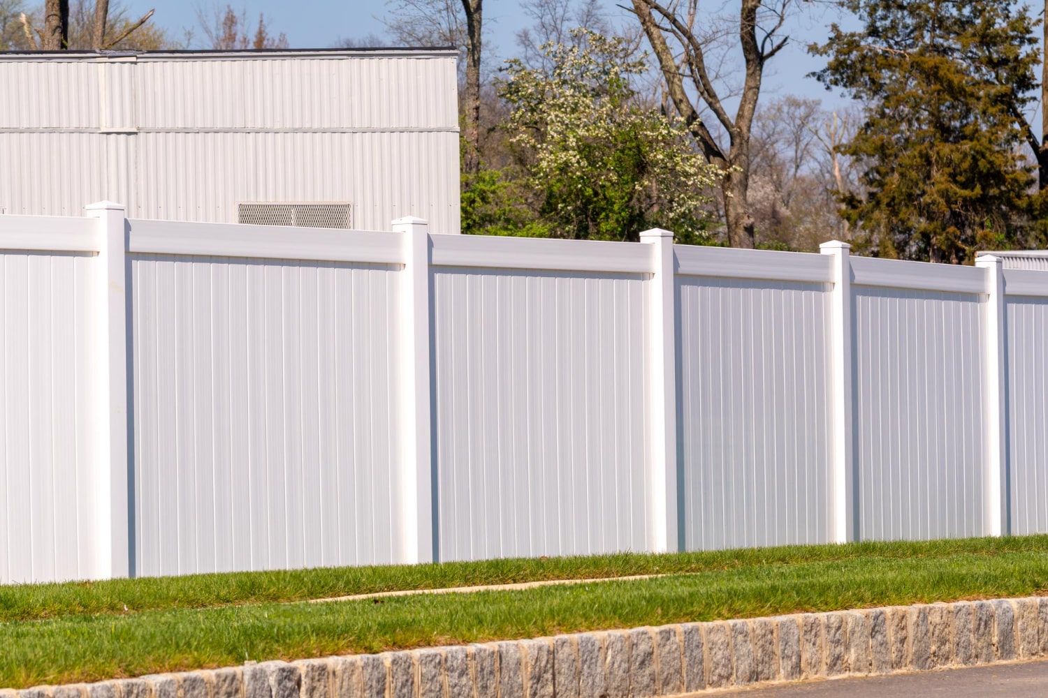 Comparing Fence Materials: Which is Best for Australian Climates? - SWI